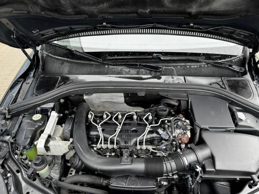 Pelēks Volvo XC60 2012 Rēzekne, ar dzinēja tilpumu 2.00 L un nobraukumu 257 tūkst. km par 8900 €, foto 14 vietnē AUTOMOTO.COM.LV