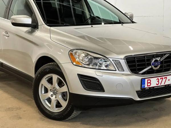 Pelēks Volvo XC60 2012 Jūrmala, ar dzinēja tilpumu 2.00 L un nobraukumu 254 tūkst. km par 9990 €, foto 6 vietnē AUTOMOTO.COM.LV
