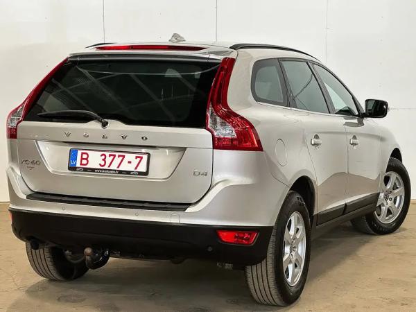 Pelēks Volvo XC60 2012 Jūrmala, ar dzinēja tilpumu 2.00 L un nobraukumu 254 tūkst. km par 9990 €, foto 9 vietnē AUTOMOTO.COM.LV