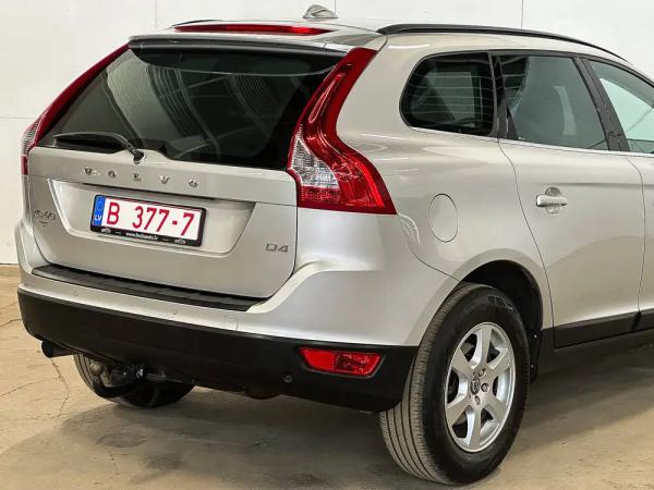 Pelēks Volvo XC60 2012 Jūrmala, ar dzinēja tilpumu 2.00 L un nobraukumu 254 tūkst. km par 9990 €, foto 10 vietnē AUTOMOTO.COM.LV