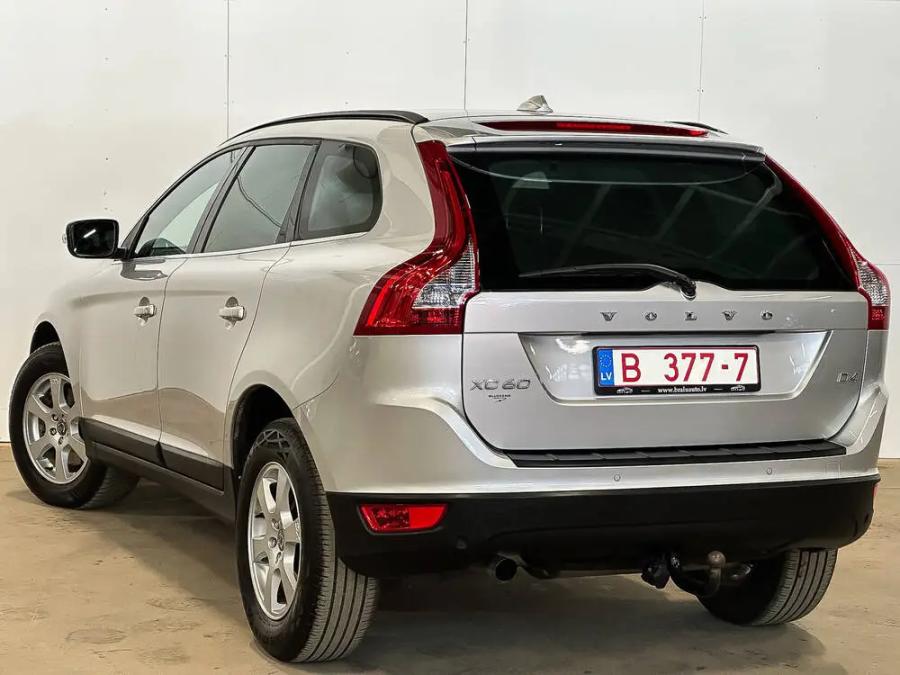 Pelēks Volvo XC60 2012 Jūrmala, ar dzinēja tilpumu 2.00 L un nobraukumu 254 tūkst. km par 9990 €, foto 12 vietnē AUTOMOTO.COM.LV