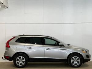 Pelēks Volvo XC60 2012 Jūrmala, ar dzinēja tilpumu 2.00 L un nobraukumu 254 tūkst. km par 9990 €, foto 14 vietnē AUTOMOTO.COM.LV