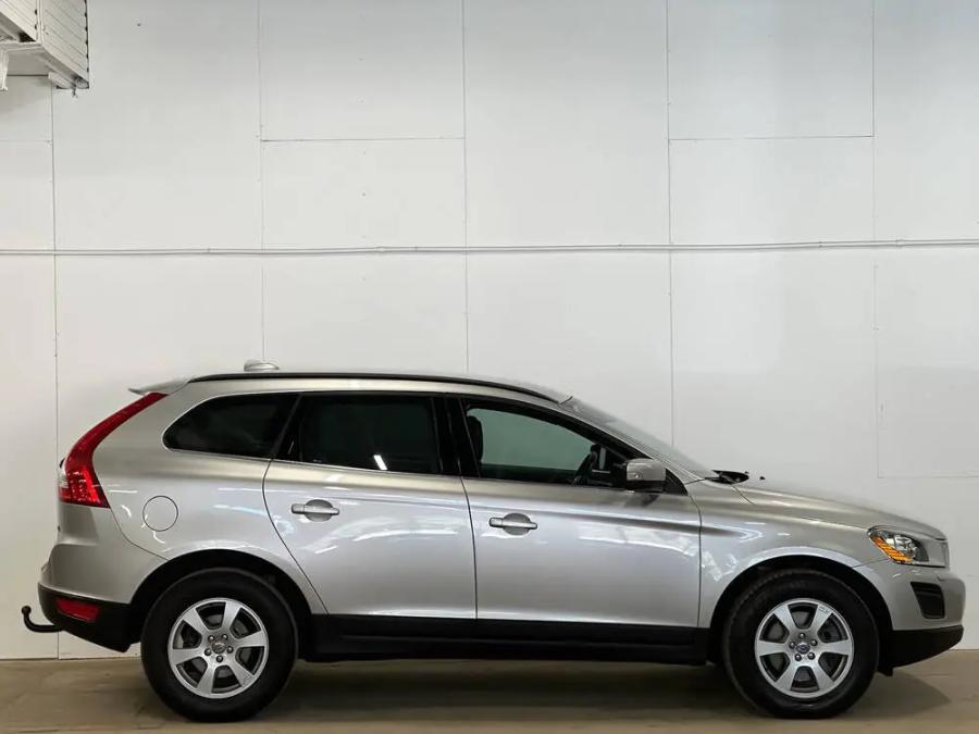 Pelēks Volvo XC60 2012 Jūrmala, ar dzinēja tilpumu 2.00 L un nobraukumu 254 tūkst. km par 9990 €, foto 14 vietnē AUTOMOTO.COM.LV