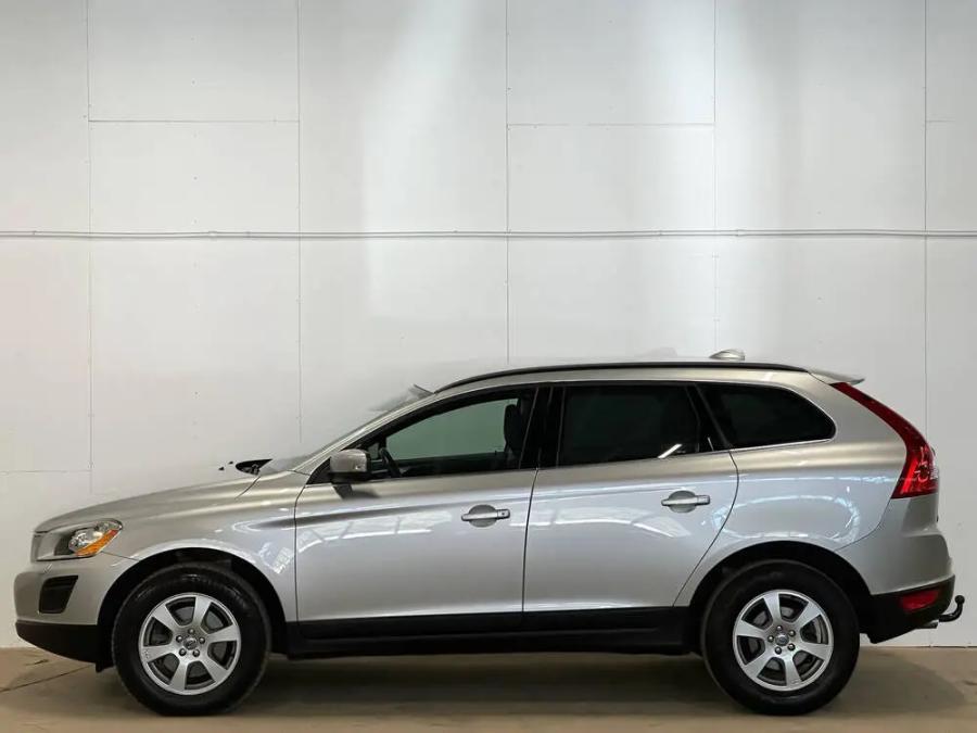 Pelēks Volvo XC60 2012 Jūrmala, ar dzinēja tilpumu 2.00 L un nobraukumu 254 tūkst. km par 9990 €, foto 17 vietnē AUTOMOTO.COM.LV