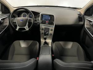 Pelēks Volvo XC60 2012 Jūrmala, ar dzinēja tilpumu 2.00 L un nobraukumu 254 tūkst. km par 9990 €, foto 23 vietnē AUTOMOTO.COM.LV