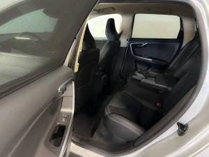 Pelēks Volvo XC60 2012 Jūrmala, ar dzinēja tilpumu 2.00 L un nobraukumu 254 tūkst. km par 9990 €, foto 27 vietnē AUTOMOTO.COM.LV