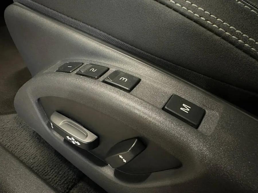 Pelēks Volvo XC60 2012 Jūrmala, ar dzinēja tilpumu 2.00 L un nobraukumu 254 tūkst. km par 9990 €, foto 32 vietnē AUTOMOTO.COM.LV