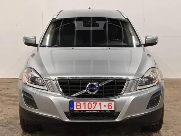 Pelēks Volvo XC60 2012 Jūrmala, ar dzinēja tilpumu 2.40 L un nobraukumu 284 tūkst. km par 9995 €, foto 3 vietnē AUTOMOTO.COM.LV