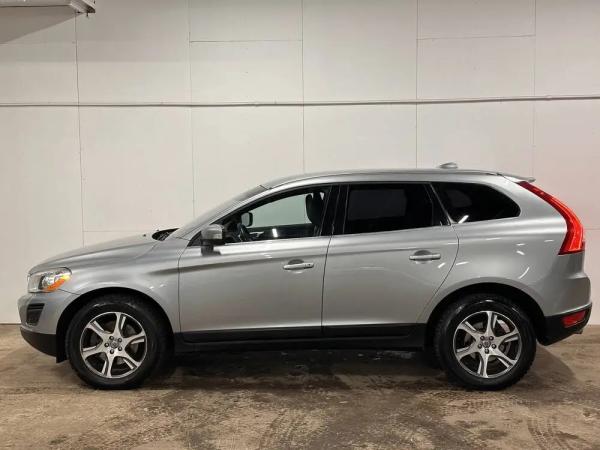 Pelēks Volvo XC60 2012 Jūrmala, ar dzinēja tilpumu 2.40 L un nobraukumu 284 tūkst. km par 9995 €, foto 4 vietnē AUTOMOTO.COM.LV