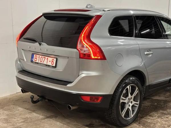 Pelēks Volvo XC60 2012 Jūrmala, ar dzinēja tilpumu 2.40 L un nobraukumu 284 tūkst. km par 9995 €, foto 9 vietnē AUTOMOTO.COM.LV