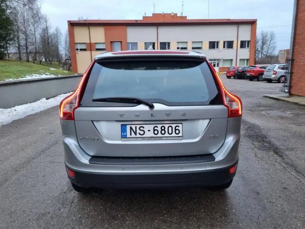 Pelēks Volvo XC60 2012 Jēkabpils, ar dzinēja tilpumu 2.00 L un nobraukumu 294 tūkst. km par 10350 €, foto 7 vietnē AUTOMOTO.COM.LV