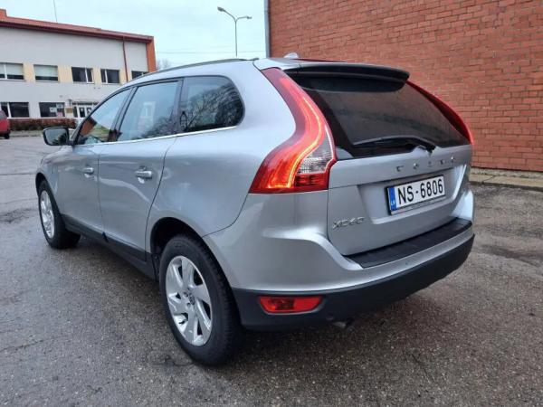 Pelēks Volvo XC60 2012 Jēkabpils, ar dzinēja tilpumu 2.00 L un nobraukumu 294 tūkst. km par 10350 €, foto 8 vietnē AUTOMOTO.COM.LV