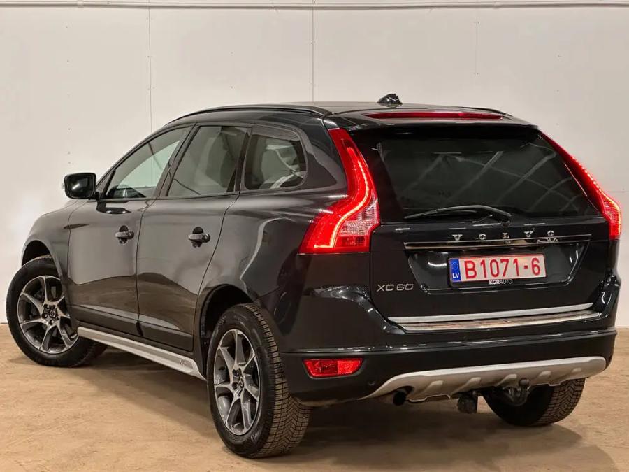 Pelēks Volvo XC60 2012 Jūrmala, ar dzinēja tilpumu 2.00 L un nobraukumu 302 tūkst. km par 10450 €, foto 12 vietnē AUTOMOTO.COM.LV