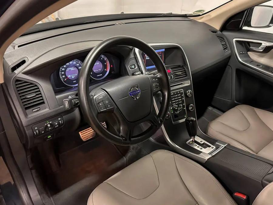 Pelēks Volvo XC60 2012 Jūrmala, ar dzinēja tilpumu 2.00 L un nobraukumu 302 tūkst. km par 10450 €, foto 16 vietnē AUTOMOTO.COM.LV