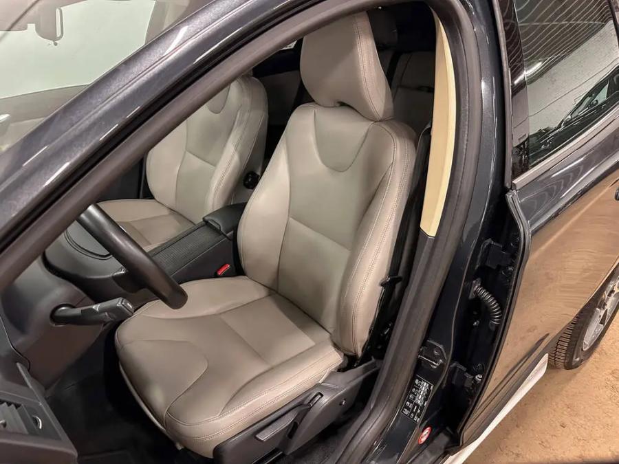 Pelēks Volvo XC60 2012 Jūrmala, ar dzinēja tilpumu 2.00 L un nobraukumu 302 tūkst. km par 10450 €, foto 19 vietnē AUTOMOTO.COM.LV