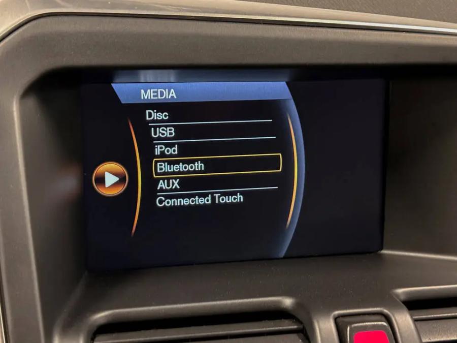 Pelēks Volvo XC60 2012 Jūrmala, ar dzinēja tilpumu 2.00 L un nobraukumu 302 tūkst. km par 10450 €, foto 31 vietnē AUTOMOTO.COM.LV