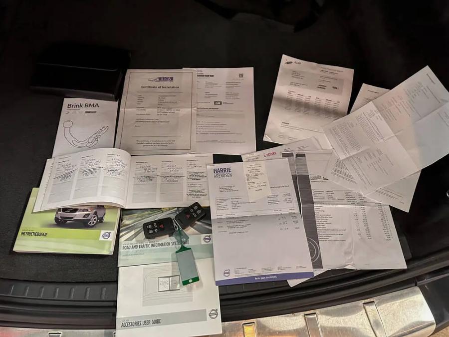 Pelēks Volvo XC60 2012 Jūrmala, ar dzinēja tilpumu 2.00 L un nobraukumu 302 tūkst. km par 10450 €, foto 36 vietnē AUTOMOTO.COM.LV