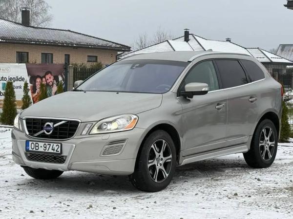 Pelēks Volvo XC60 2012 Jelgava, ar dzinēja tilpumu 2.40 L un nobraukumu 276 tūkst. km par 9250 €, foto 3 vietnē AUTOMOTO.COM.LV