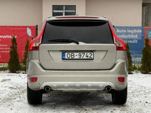 Grey Volvo XC60 2012 in Jelgava, with an engine capacity of 2.40 L and mileage of 276 thousand km for 9250 €, photo 6 on AUTOMOTO.COM.LV