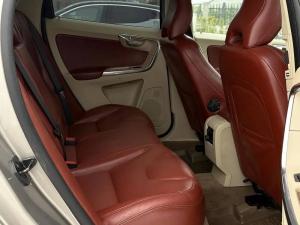 Grey Volvo XC60 2012 in Jelgava, with an engine capacity of 2.40 L and mileage of 276 thousand km for 9250 €, photo 12 on AUTOMOTO.COM.LV