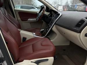 Grey Volvo XC60 2012 in Jelgava, with an engine capacity of 2.40 L and mileage of 276 thousand km for 9250 €, photo 15 on AUTOMOTO.COM.LV