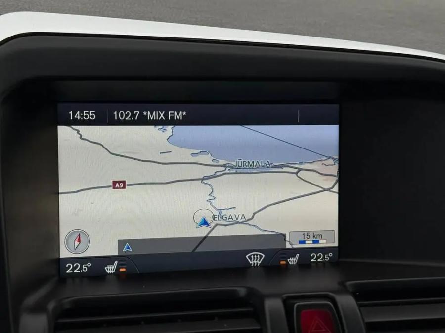 Grey Volvo XC60 2012 in Jelgava, with an engine capacity of 2.40 L and mileage of 276 thousand km for 9250 €, photo 23 on AUTOMOTO.COM.LV