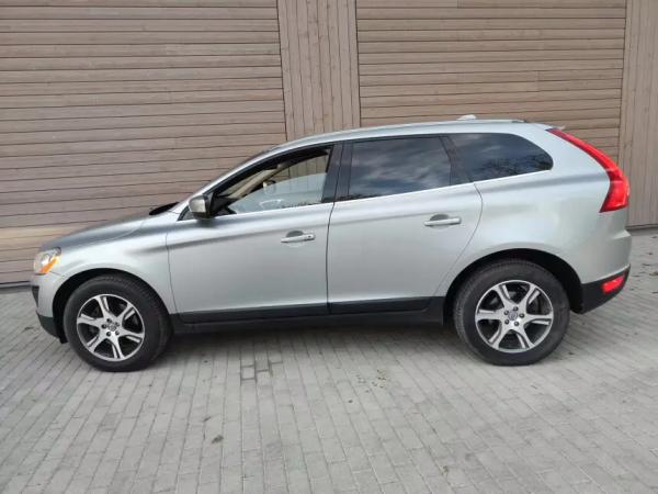 Pelēks Volvo XC60 2012 Jelgava, ar dzinēja tilpumu 2.40 L un nobraukumu 273 tūkst. km par 8990 €, foto 7 vietnē AUTOMOTO.COM.LV