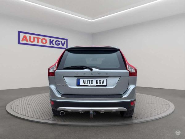 Pelēks Volvo XC60 2012 Kauņa, ar dzinēja tilpumu 2.00 L un nobraukumu 273 tūkst. km par 10999 €, foto 4 vietnē AUTOMOTO.COM.LV