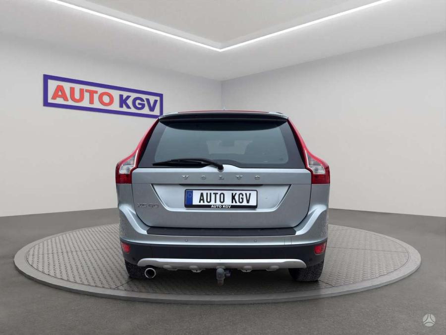 Grey Volvo XC60 2012 in Kaunas, with an engine capacity of 2.00 L and mileage of 273 thousand km for 10999 €, photo 5 on AUTOMOTO.COM.LV