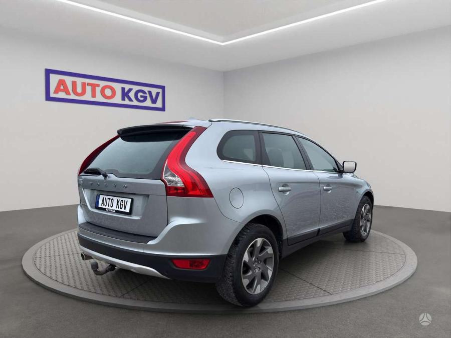 Grey Volvo XC60 2012 in Kaunas, with an engine capacity of 2.00 L and mileage of 273 thousand km for 10999 €, photo 6 on AUTOMOTO.COM.LV