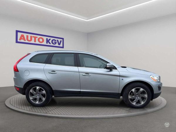 Grey Volvo XC60 2012 in Kaunas, with an engine capacity of 2.00 L and mileage of 273 thousand km for 10999 €, photo 6 on AUTOMOTO.COM.LV