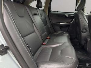 Grey Volvo XC60 2012 in Kaunas, with an engine capacity of 2.00 L and mileage of 273 thousand km for 10999 €, photo 11 on AUTOMOTO.COM.LV
