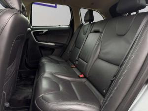 Grey Volvo XC60 2012 in Kaunas, with an engine capacity of 2.00 L and mileage of 273 thousand km for 10999 €, photo 13 on AUTOMOTO.COM.LV