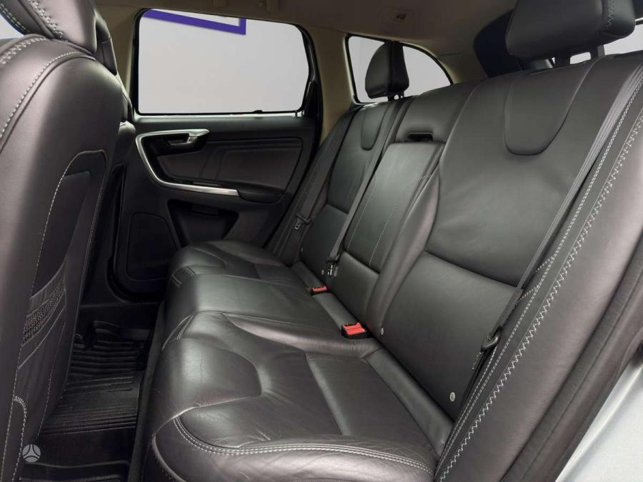 Grey Volvo XC60 2012 in Kaunas, with an engine capacity of 2.00 L and mileage of 273 thousand km for 10999 €, photo 13 on AUTOMOTO.COM.LV