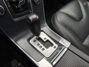 Grey Volvo XC60 2012 in Kaunas, with an engine capacity of 2.00 L and mileage of 273 thousand km for 10999 €, photo 17 on AUTOMOTO.COM.LV
