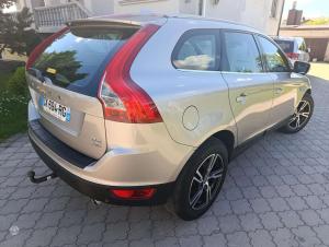 Grey Volvo XC60 2012 in Panevezys, with an engine capacity of 2.40 L and mileage of 204 thousand km for 8400 €, photo 5 on AUTOMOTO.COM.LV
