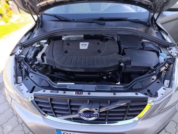 Grey Volvo XC60 2012 in Panevezys, with an engine capacity of 2.40 L and mileage of 204 thousand km for 8400 €, photo 9 on AUTOMOTO.COM.LV
