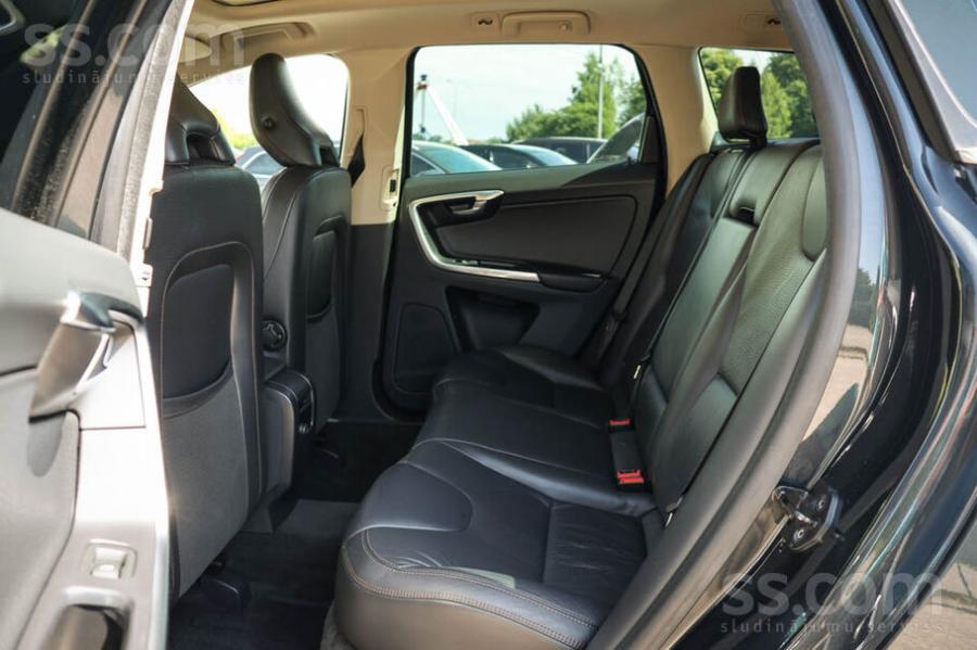 Grey Volvo XC60 2012 in Tukums, with an engine capacity of 2.00 L and mileage of 299 thousand km for 9190 €, photo 8 on AUTOMOTO.COM.LV