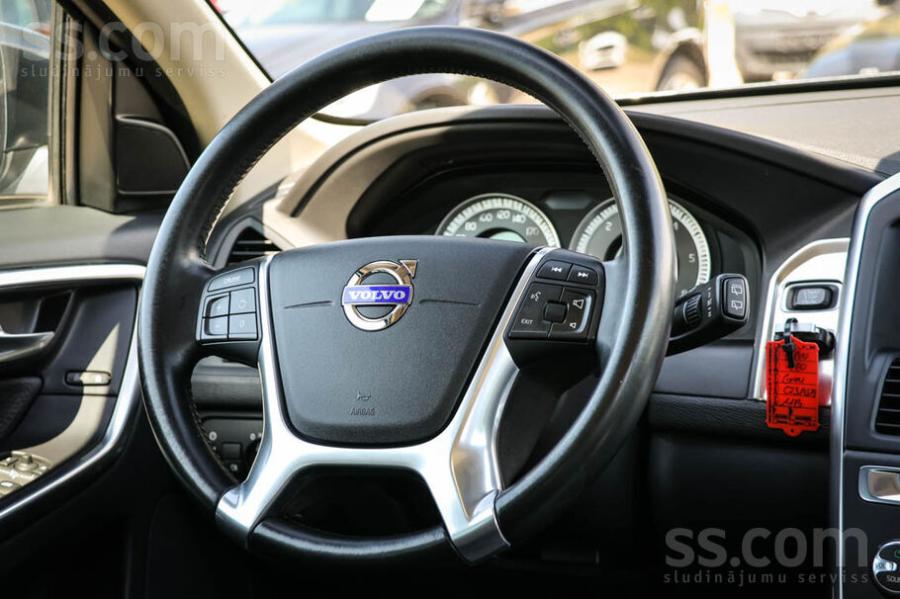 Grey Volvo XC60 2012 in Tukums, with an engine capacity of 2.00 L and mileage of 299 thousand km for 9190 €, photo 12 on AUTOMOTO.COM.LV