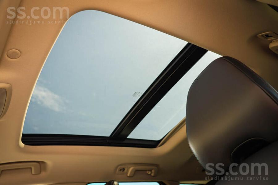 Grey Volvo XC60 2012 in Tukums, with an engine capacity of 2.00 L and mileage of 299 thousand km for 9190 €, photo 19 on AUTOMOTO.COM.LV