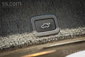 Grey Volvo XC60 2012 in Tukums, with an engine capacity of 2.00 L and mileage of 299 thousand km for 9190 €, photo 20 on AUTOMOTO.COM.LV