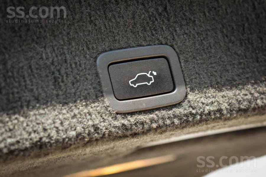 Grey Volvo XC60 2012 in Tukums, with an engine capacity of 2.00 L and mileage of 299 thousand km for 9190 €, photo 20 on AUTOMOTO.COM.LV