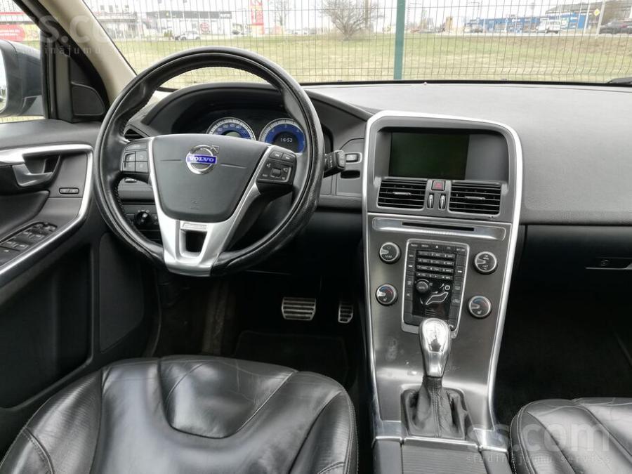 Pelēks Volvo XC60 2012 Saldus, ar dzinēja tilpumu 2.00 L un nobraukumu 352 tūkst. km par 8700 €, foto 8 vietnē AUTOMOTO.COM.LV