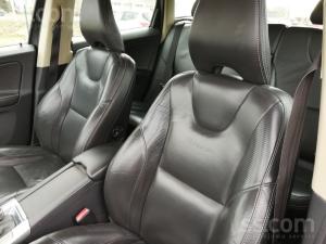 Pelēks Volvo XC60 2012 Saldus, ar dzinēja tilpumu 2.00 L un nobraukumu 352 tūkst. km par 8700 €, foto 12 vietnē AUTOMOTO.COM.LV
