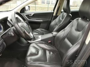 Pelēks Volvo XC60 2012 Saldus, ar dzinēja tilpumu 2.00 L un nobraukumu 352 tūkst. km par 8700 €, foto 13 vietnē AUTOMOTO.COM.LV