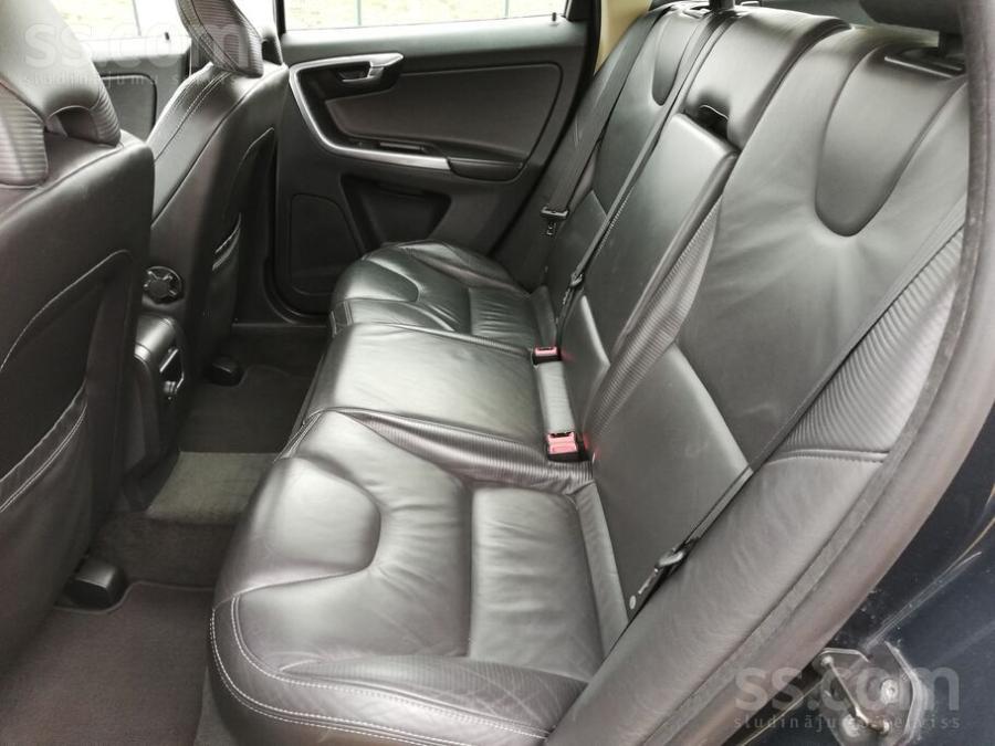 Pelēks Volvo XC60 2012 Saldus, ar dzinēja tilpumu 2.00 L un nobraukumu 352 tūkst. km par 8700 €, foto 14 vietnē AUTOMOTO.COM.LV