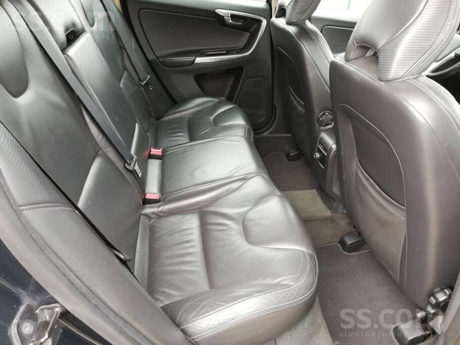 Pelēks Volvo XC60 2012 Saldus, ar dzinēja tilpumu 2.00 L un nobraukumu 352 tūkst. km par 8700 €, foto 15 vietnē AUTOMOTO.COM.LV
