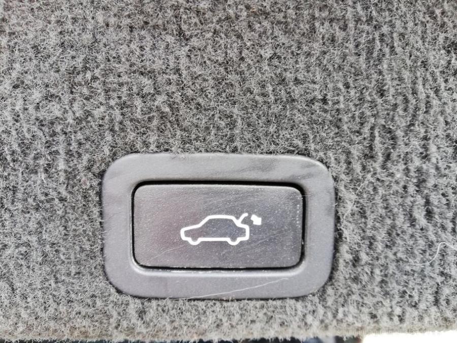 Pelēks Volvo XC60 2012 Saldus, ar dzinēja tilpumu 2.00 L un nobraukumu 352 tūkst. km par 8700 €, foto 16 vietnē AUTOMOTO.COM.LV