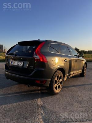 Pelēks Volvo XC60 2012 Rīga, ar dzinēja tilpumu 2.40 L un nobraukumu 234 tūkst. km par 6100 €, foto 4 vietnē AUTOMOTO.COM.LV