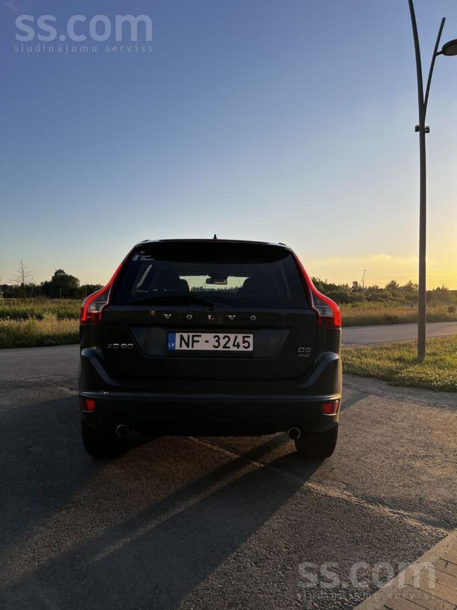 Pelēks Volvo XC60 2012 Rīga, ar dzinēja tilpumu 2.40 L un nobraukumu 234 tūkst. km par 6100 €, foto 5 vietnē AUTOMOTO.COM.LV